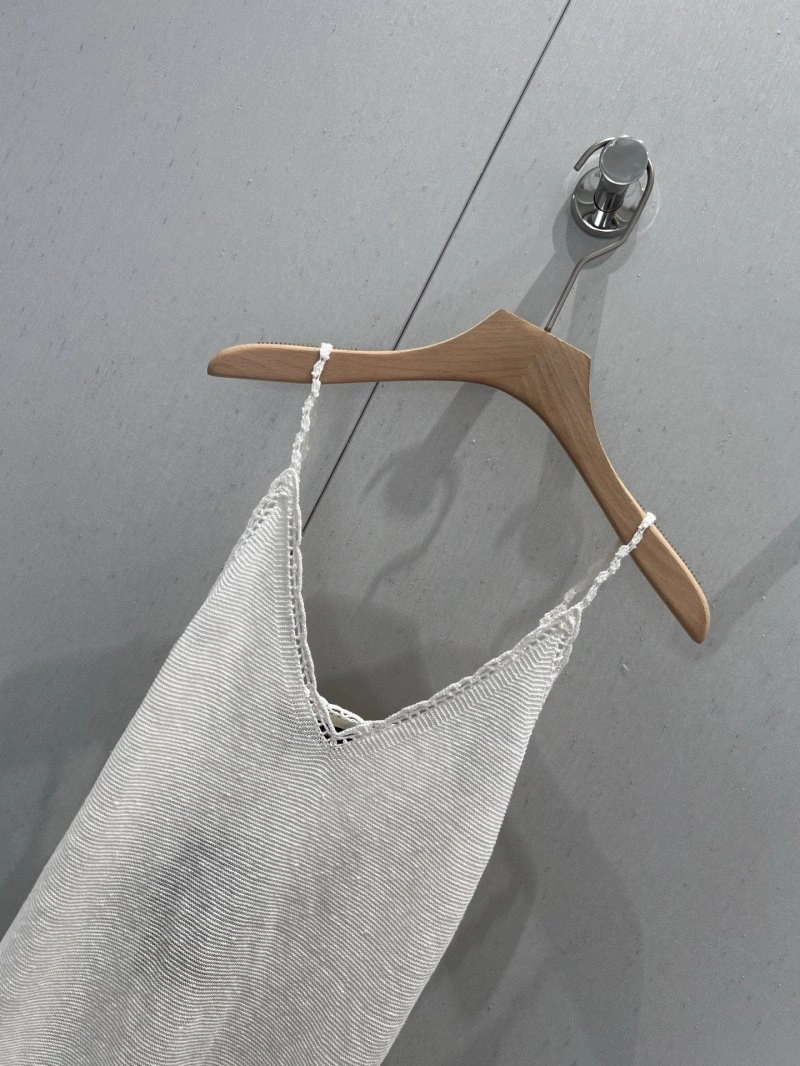 Low-cost Loro Piana Vest