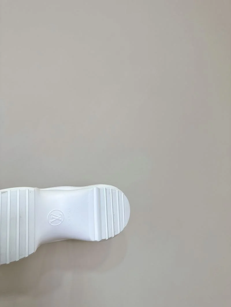 Perfect replica Louis Vuitton Archlight Shoes