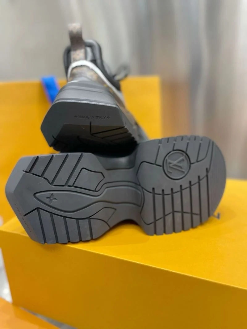 Brand-authenticated Louis Vuitton Archlight Shoes