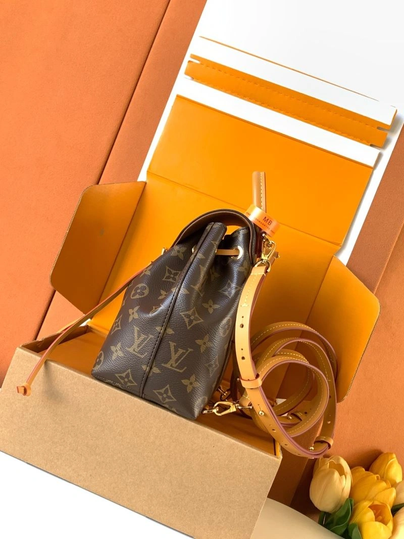 Accurate model Louis Vuitton Backpacks
