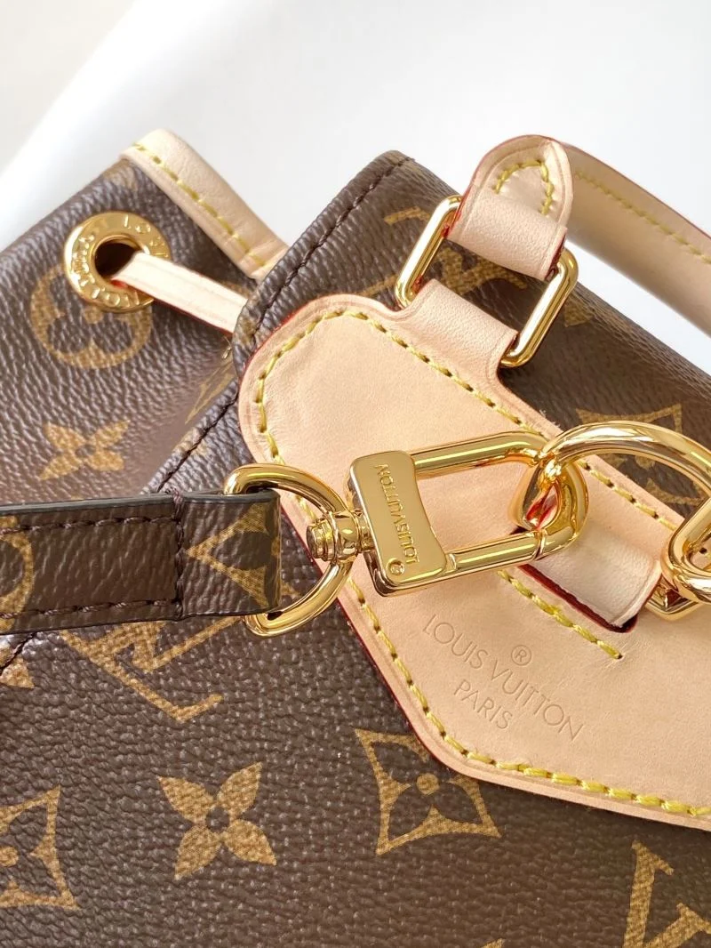 Accurate model Louis Vuitton Backpacks