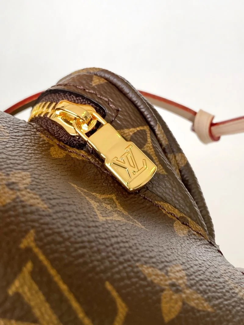 Accurate model Louis Vuitton Backpacks