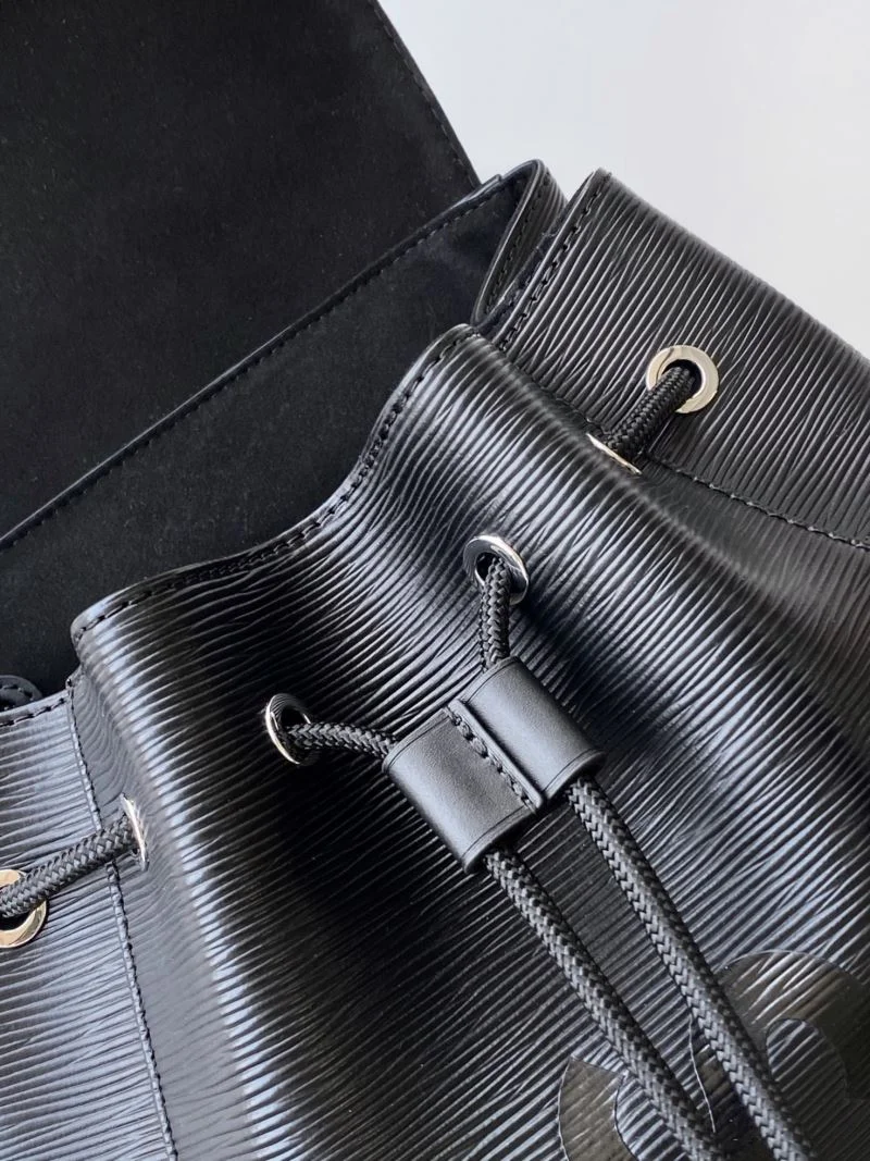 Top mirror Louis Vuitton Backpacks