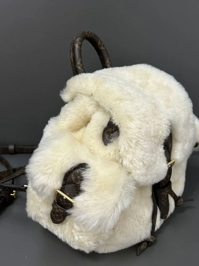 Accurate model Louis Vuitton Backpacks