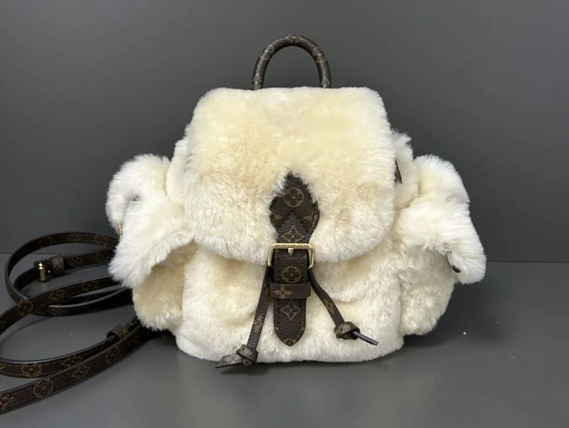 Accurate model Louis Vuitton Backpacks