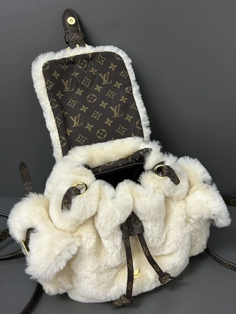 Accurate model Louis Vuitton Backpacks