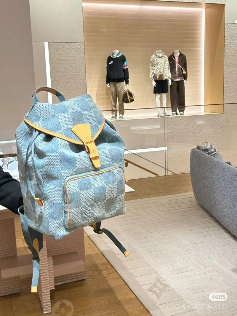 Mirror quality Louis Vuitton Backpacks