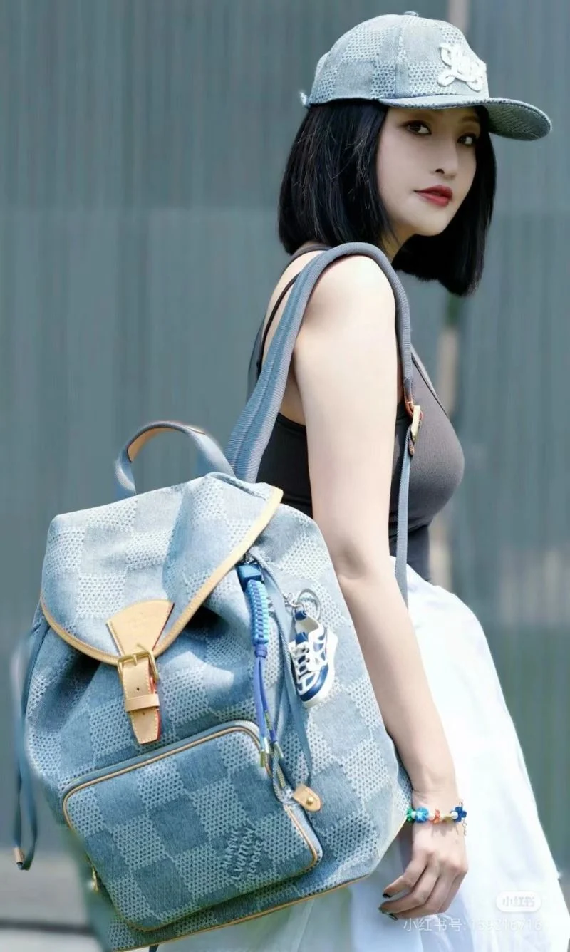 Mirror quality Louis Vuitton Backpacks