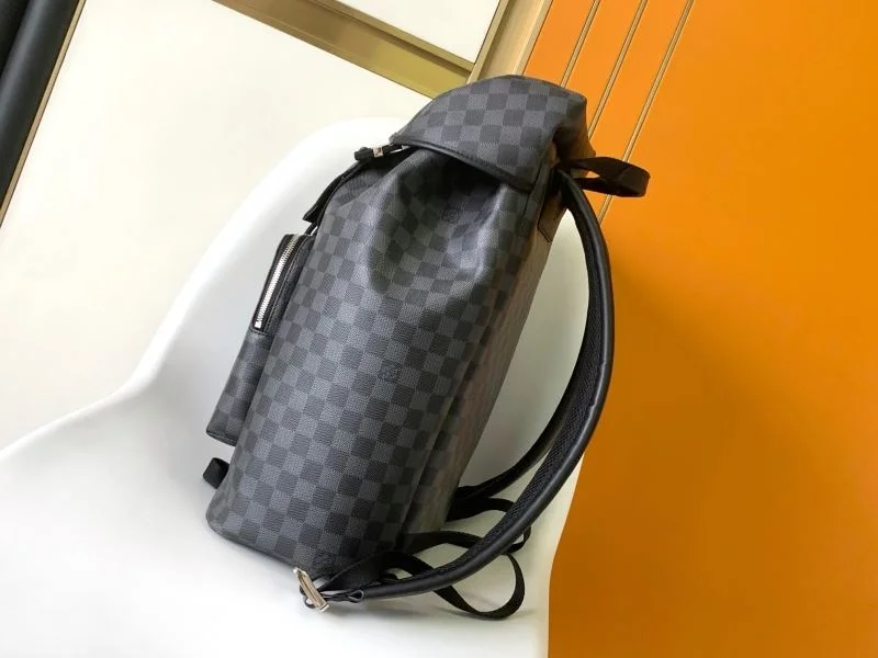 Accurate model Louis Vuitton Backpacks