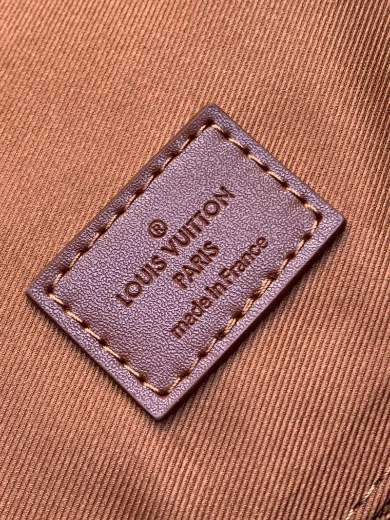 Accurate model Louis Vuitton Backpacks