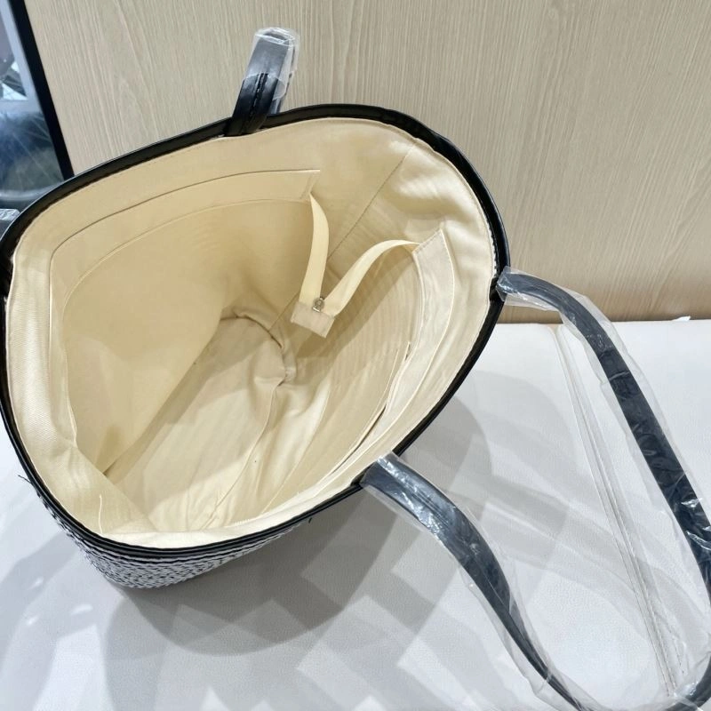 Exact replica Louis Vuitton Bags