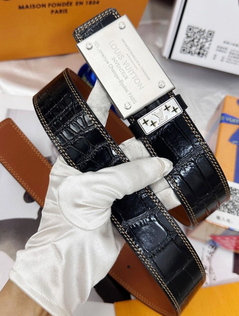 Top mirror Louis Vuitton Belts