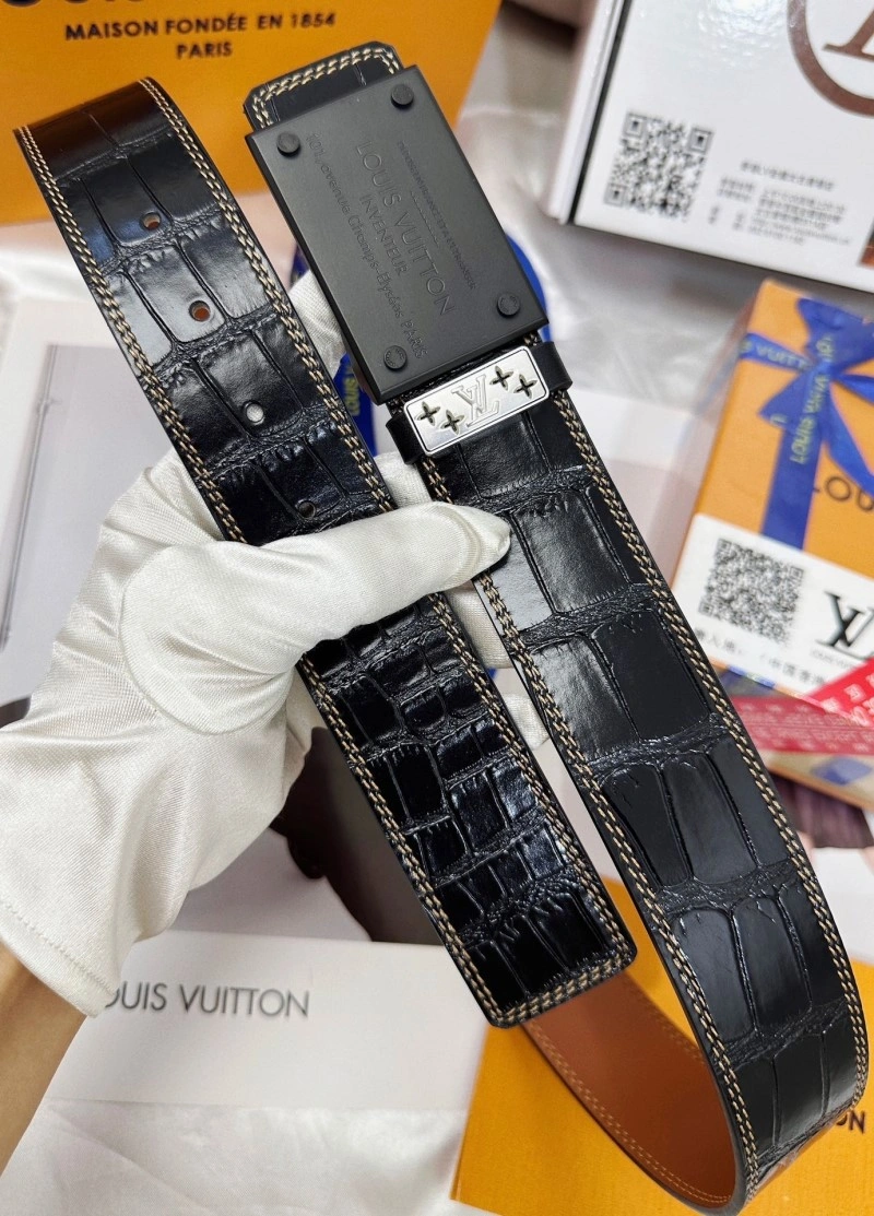 Accurate model Louis Vuitton Belts