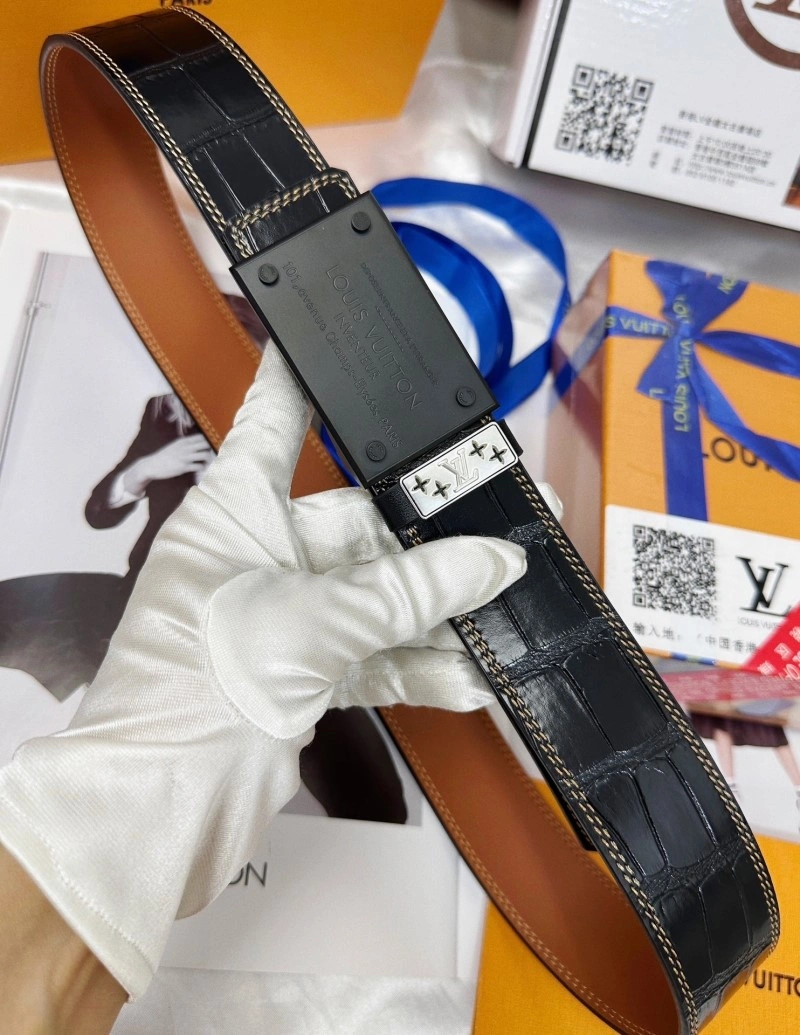 Accurate model Louis Vuitton Belts