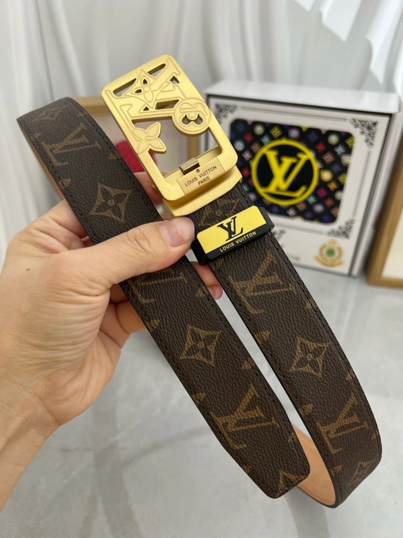 Top mirror Louis Vuitton Belts