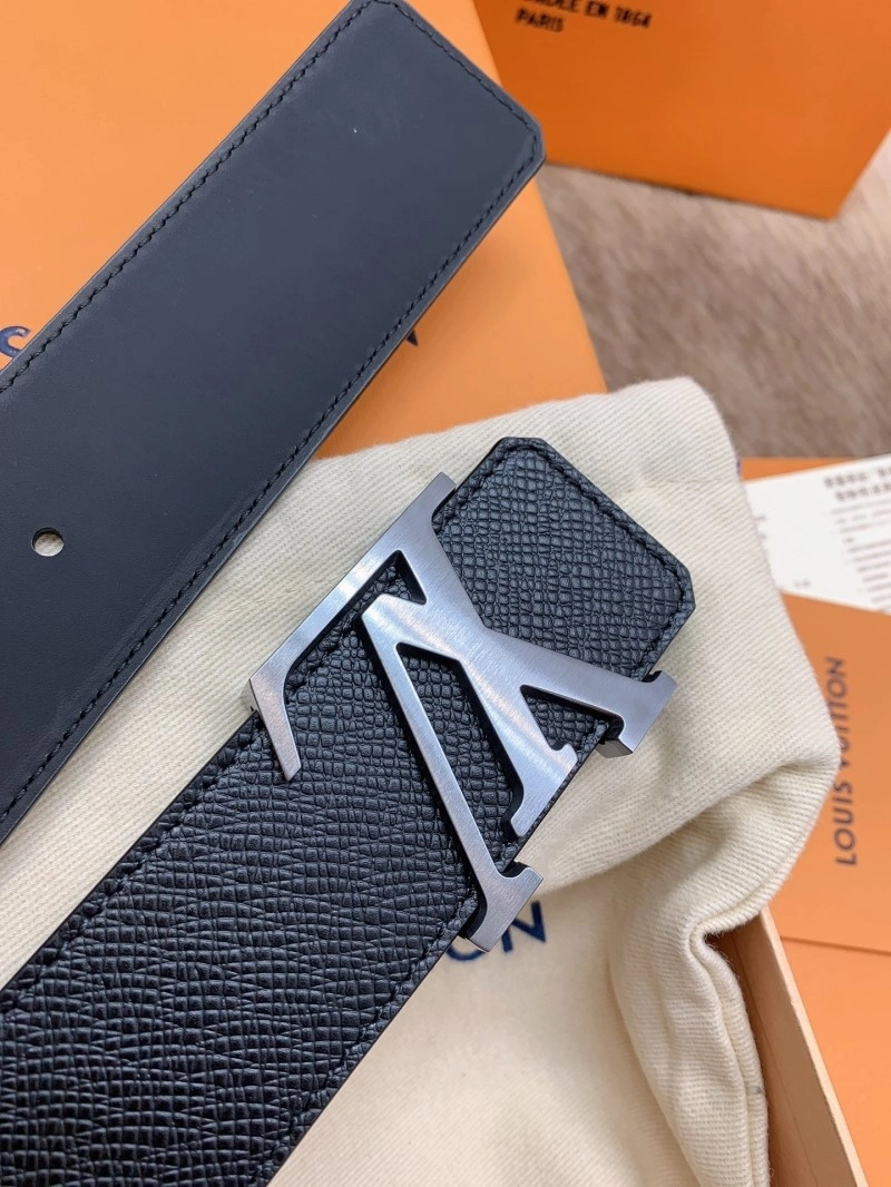 Accurate model Louis Vuitton Belts