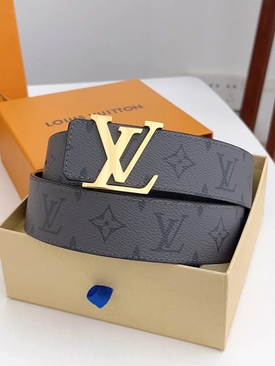 Top mirror Louis Vuitton Belts