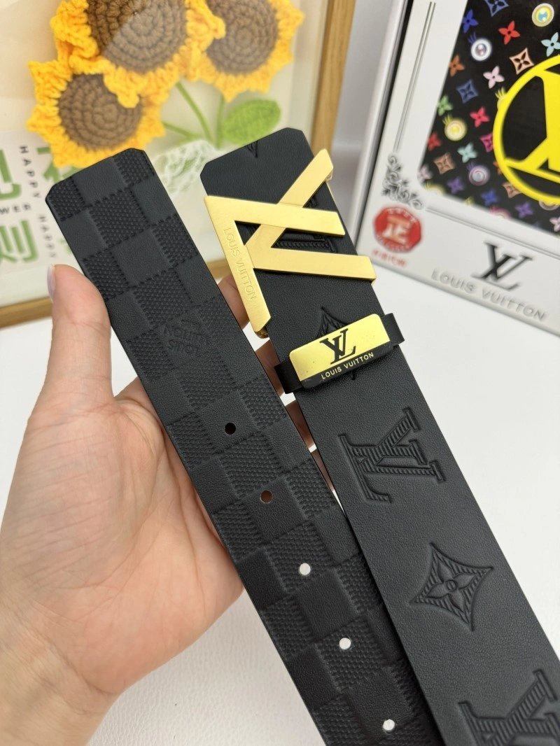 Low-cost Louis Vuitton Belts