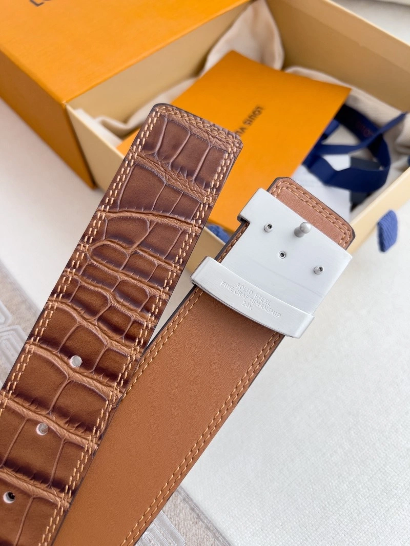 Accurate model Louis Vuitton Belts