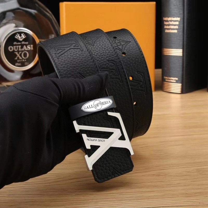 Top mirror Louis Vuitton Belts
