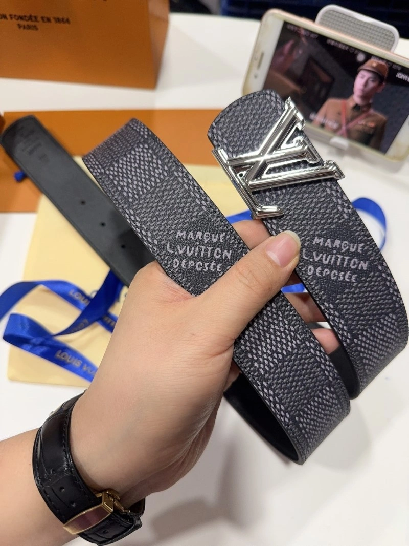 Low-cost Louis Vuitton Belts