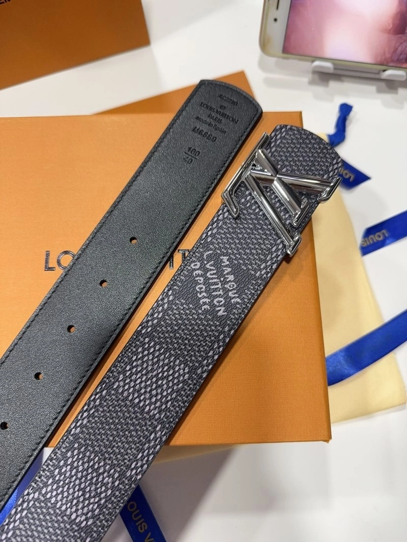 Low-cost Louis Vuitton Belts