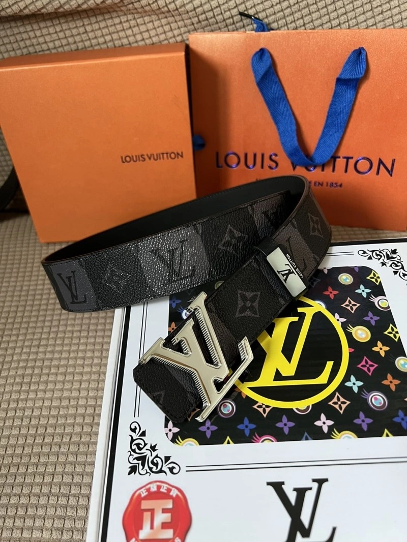 Top mirror Louis Vuitton Belts