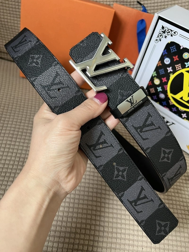 Top mirror Louis Vuitton Belts