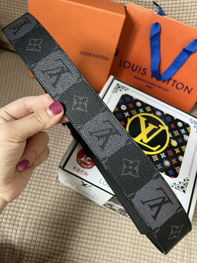 Top mirror Louis Vuitton Belts