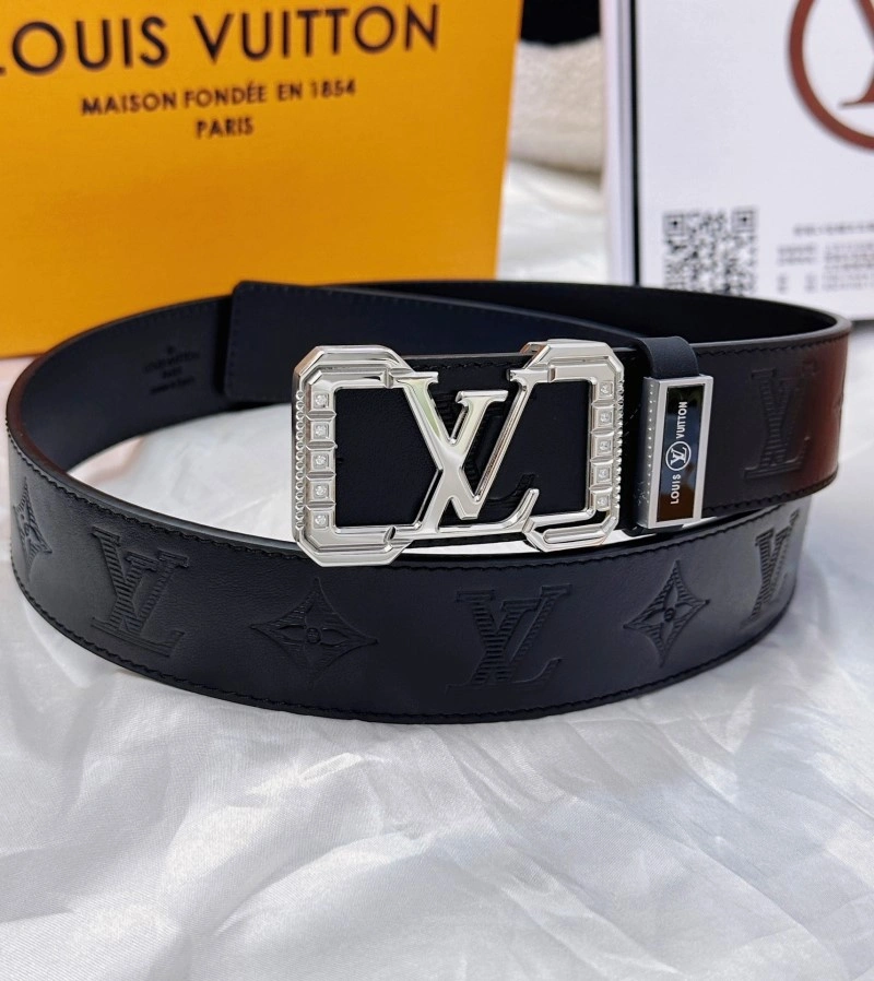Accurate model Louis Vuitton Belts