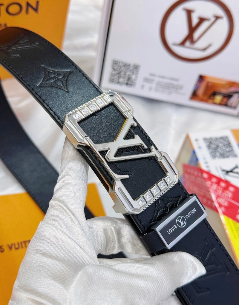 Accurate model Louis Vuitton Belts
