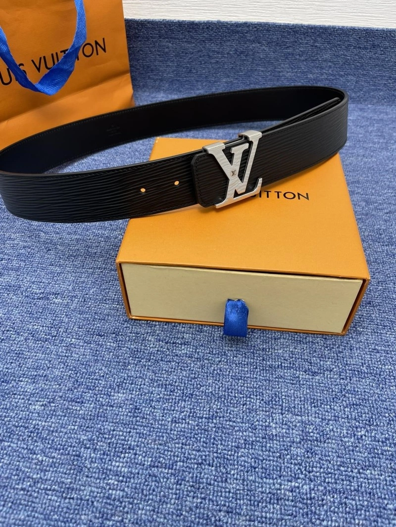 Top mirror Louis Vuitton Belts