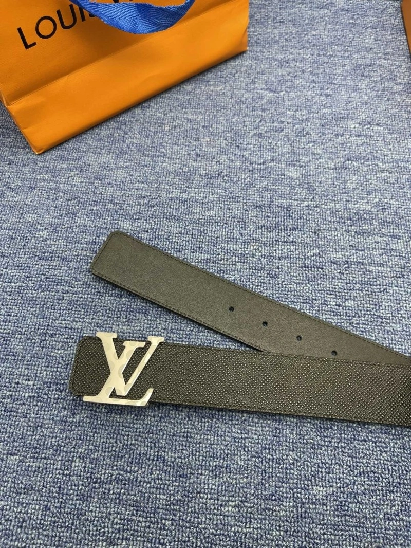 Low-cost Louis Vuitton Belts