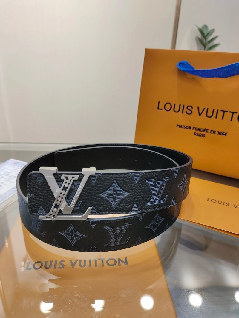 Accurate model Louis Vuitton Belts