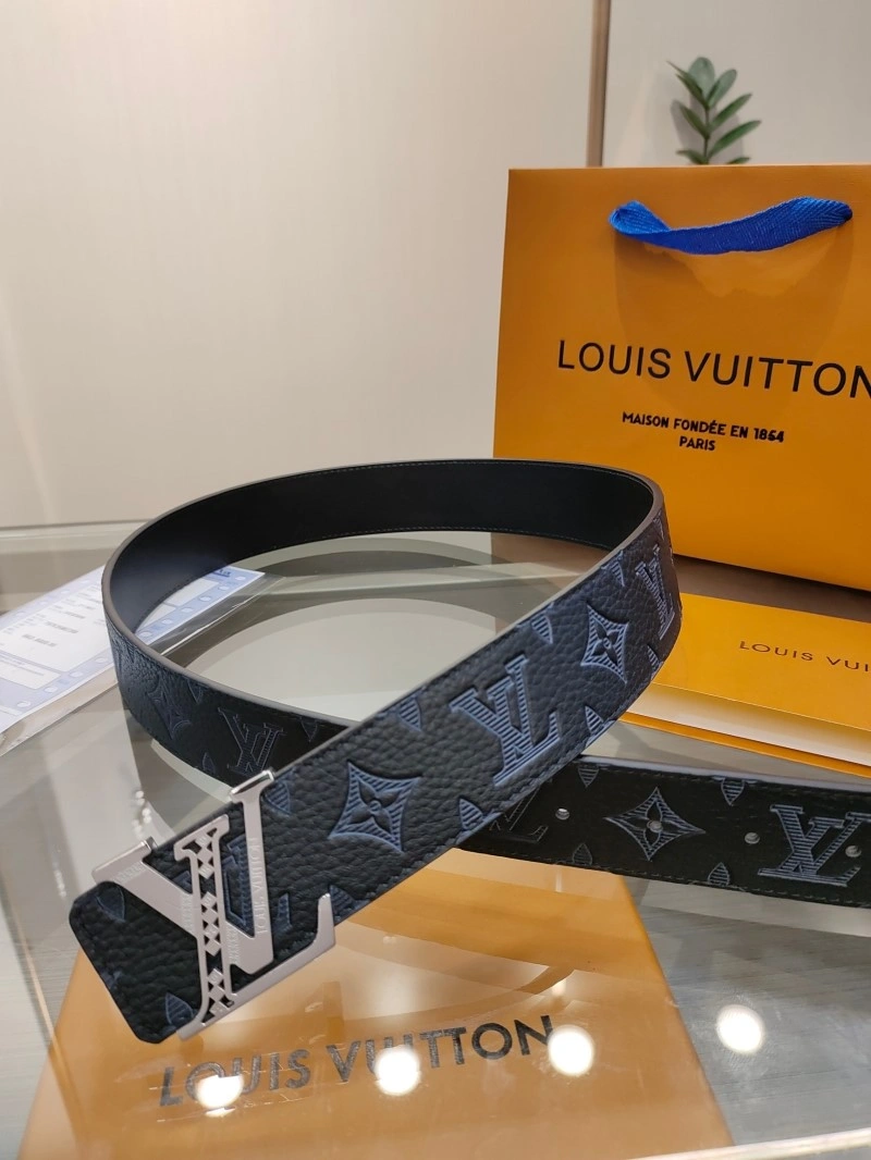 Accurate model Louis Vuitton Belts