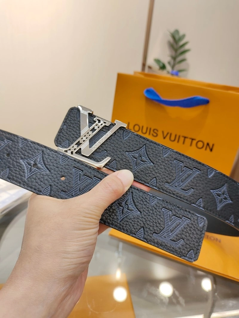 Accurate model Louis Vuitton Belts