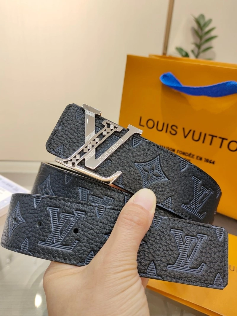 Accurate model Louis Vuitton Belts