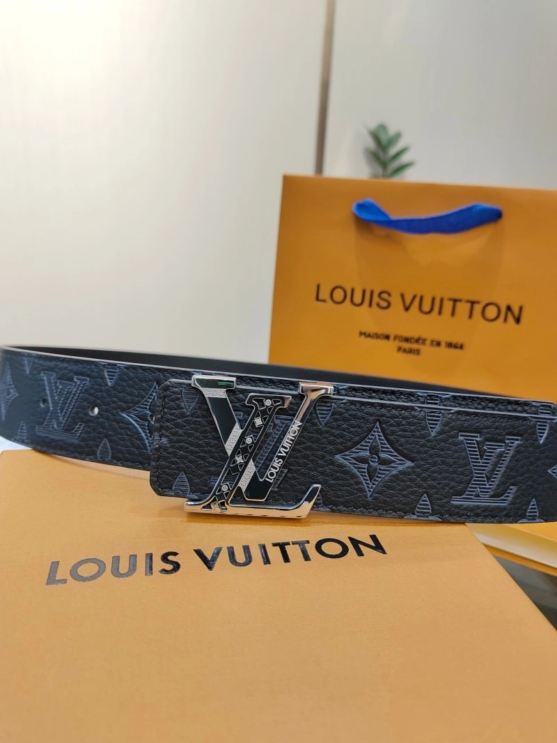 Accurate model Louis Vuitton Belts