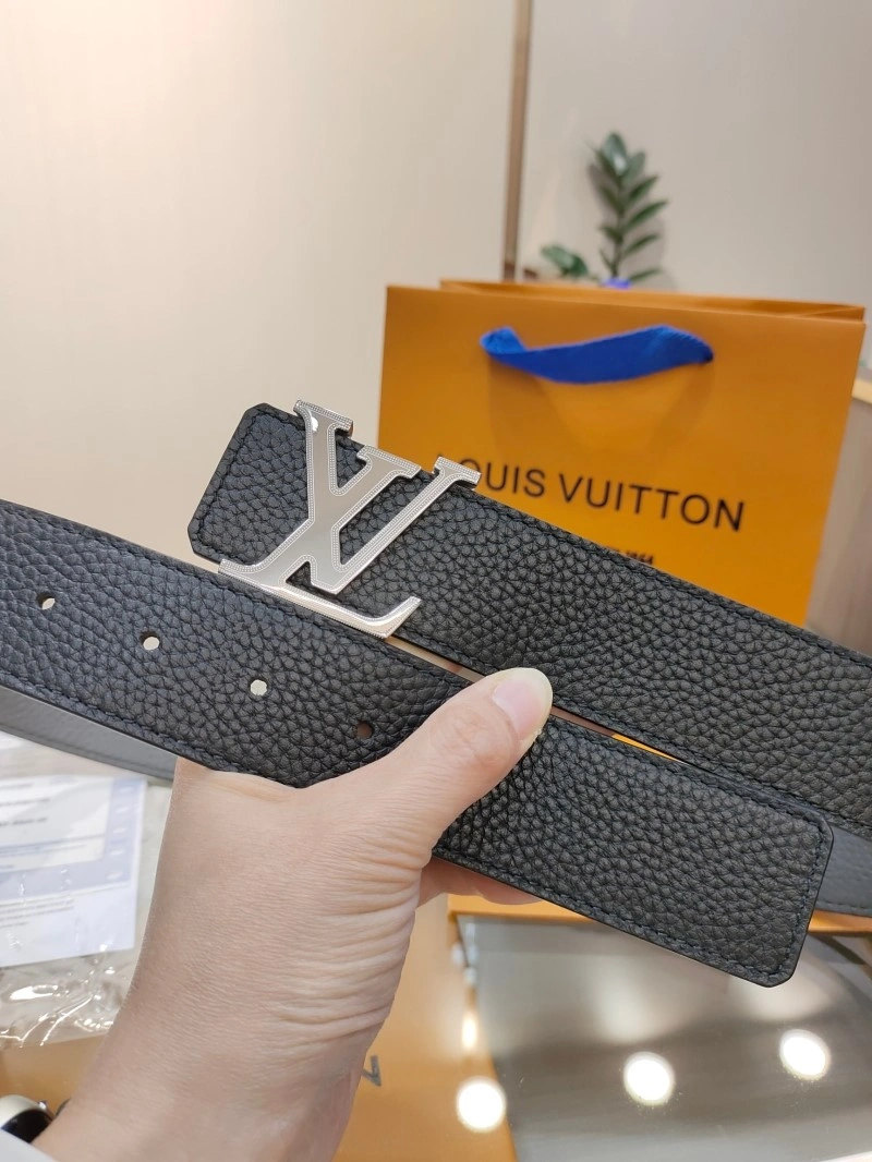 Low-cost Louis Vuitton Belts