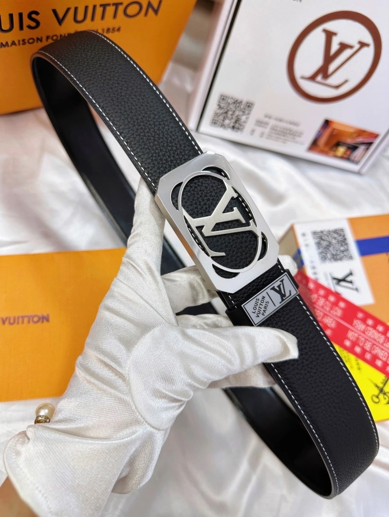 Accurate model Louis Vuitton Belts