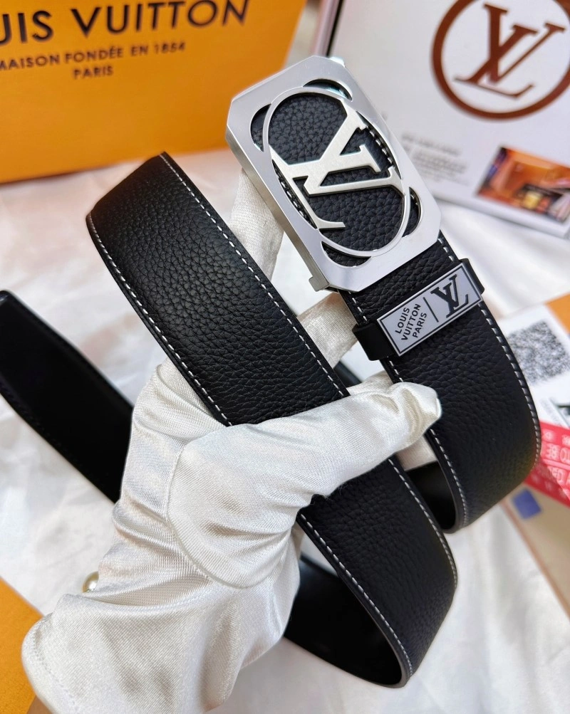 Accurate model Louis Vuitton Belts
