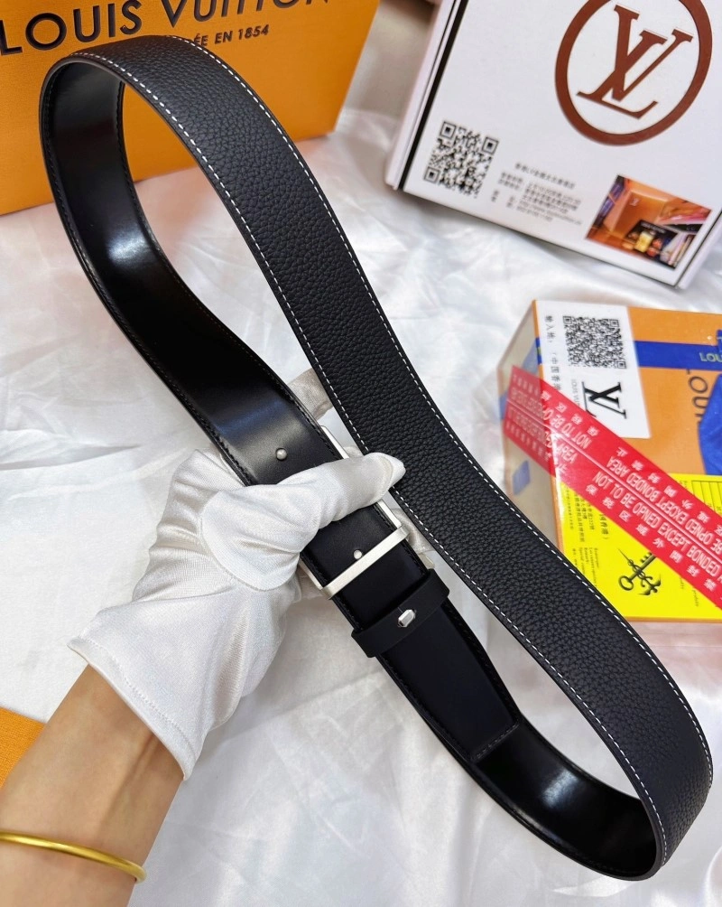 Accurate model Louis Vuitton Belts