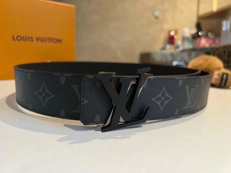 Top mirror Louis Vuitton Belts