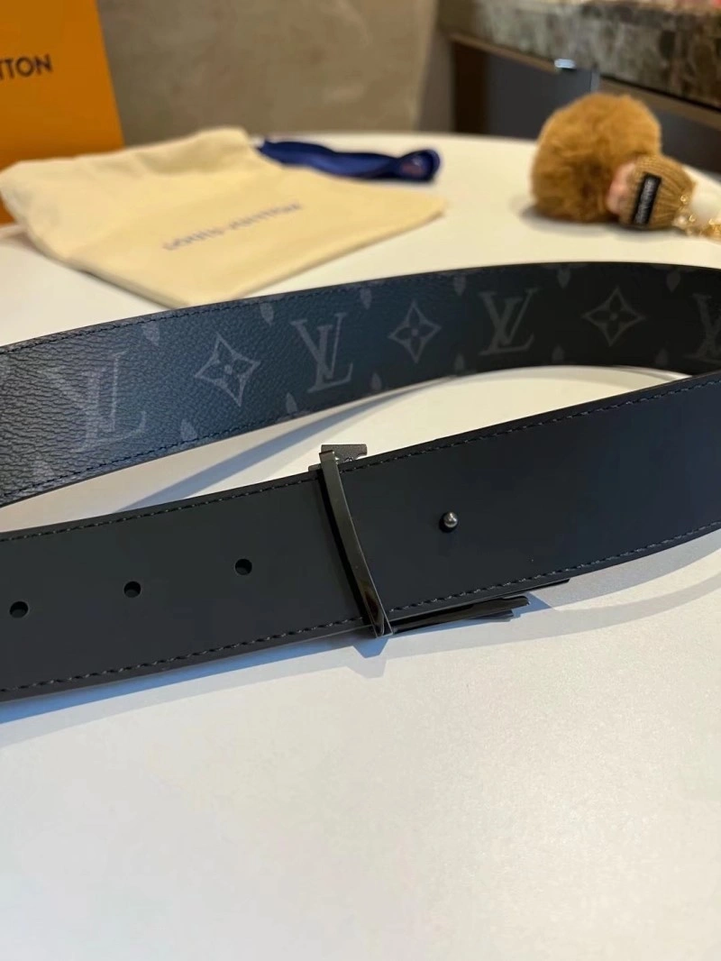 Top mirror Louis Vuitton Belts