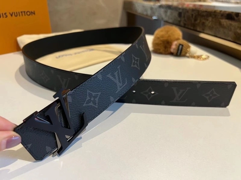 Top mirror Louis Vuitton Belts