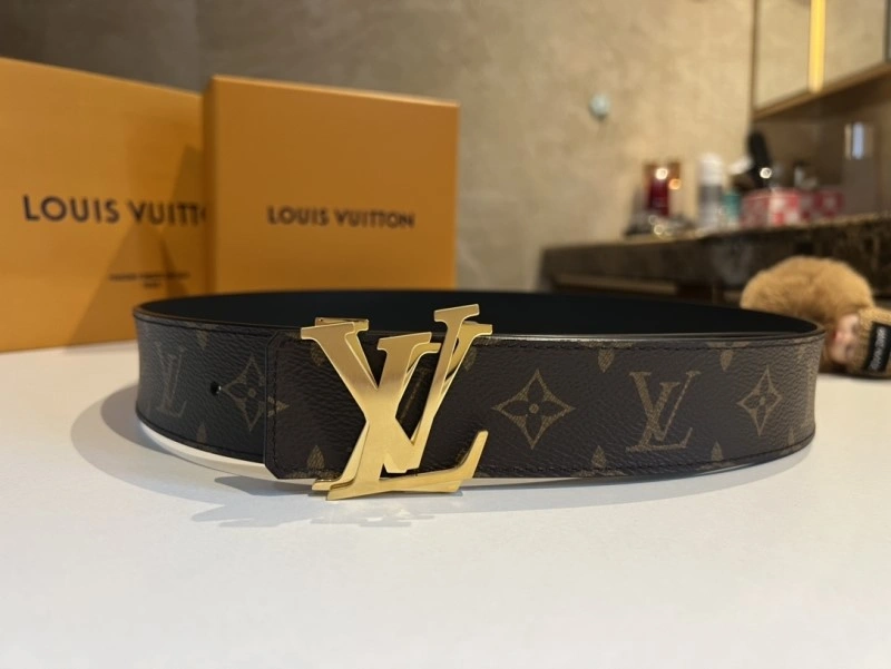 Top mirror Louis Vuitton Belts