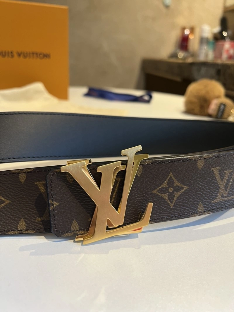 Top mirror Louis Vuitton Belts
