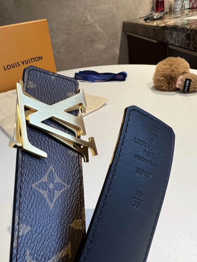 Top mirror Louis Vuitton Belts