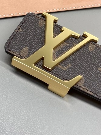 Accurate model Louis Vuitton Belts