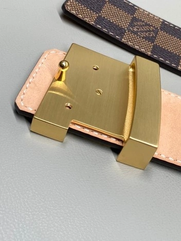 Top mirror Louis Vuitton Belts